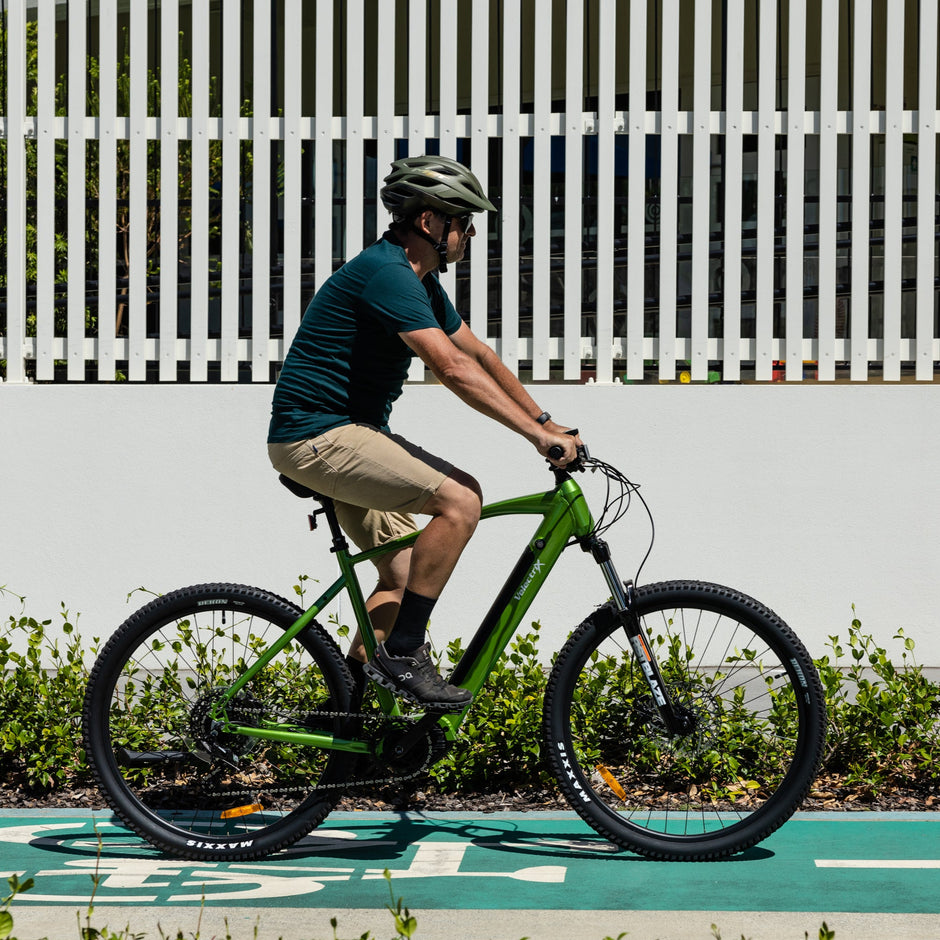 VelectriX Compact Pulse Electric Bike White – 99 Bikes